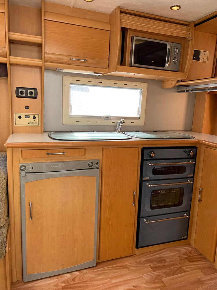 2004 Compass Rallye 534 $30,900 - Coastside Caravans