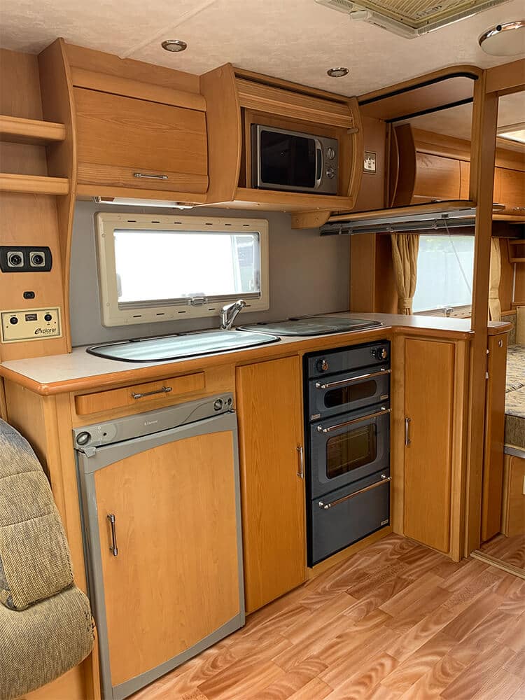 2004 Compass Rallye 534 $30,900 - Coastside Caravans